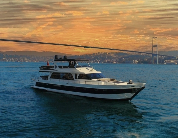 Bosphorus Golden Sunset Cruise on Yacht | Golden City Tours